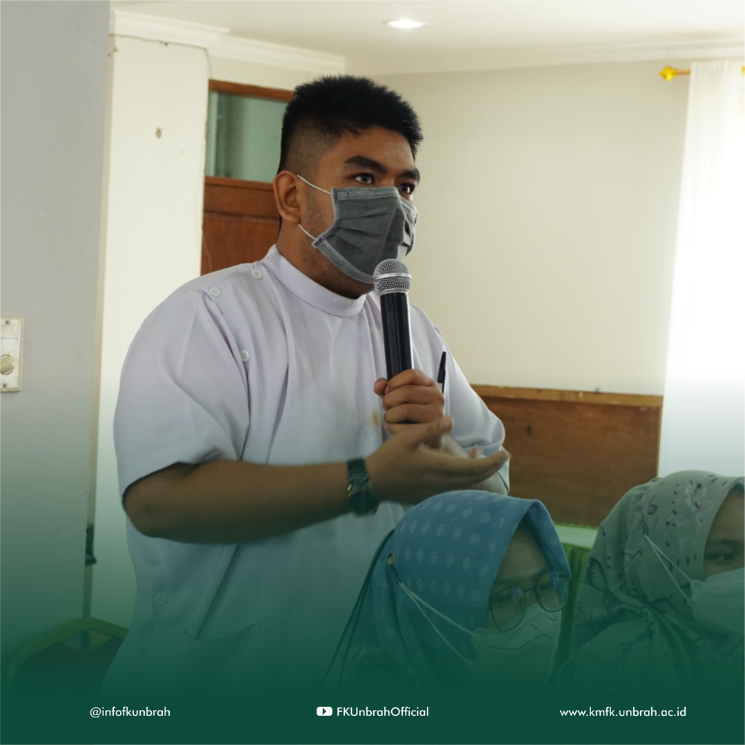 Ketua Umum Pengurus Besar Ikatan Dokter Indonesia (IDI), dr. Mohammad Adib Khumaidi, SpOT ...